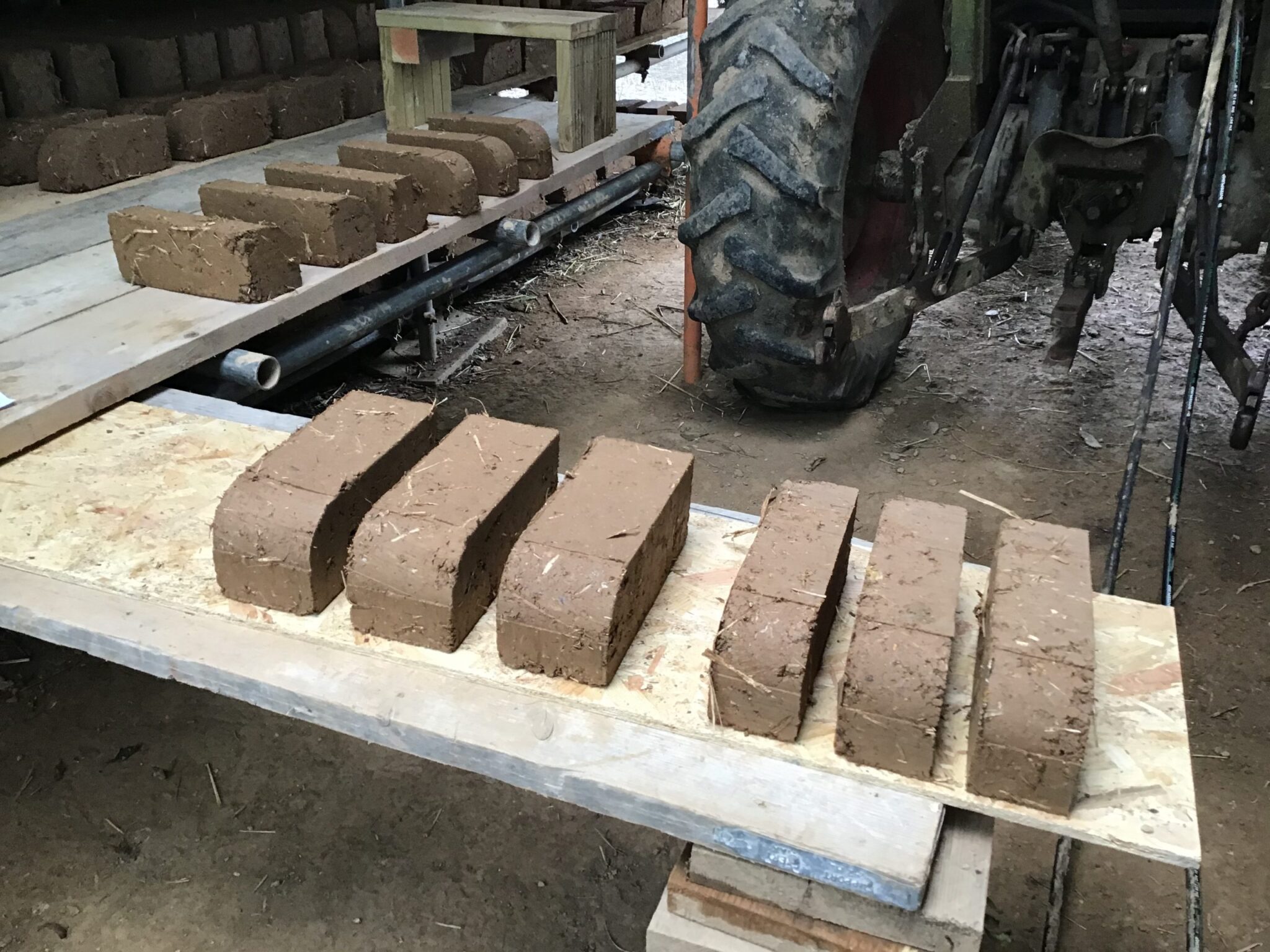 Rounded Cob Bricks and Rounded Cob Brocks - Earth Blocks UK
