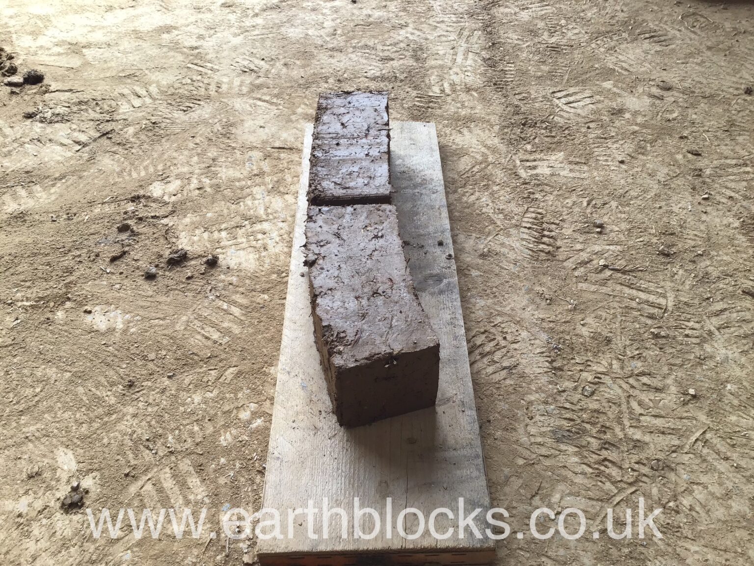 Curved Cob Bricks – Earth Blocks UK